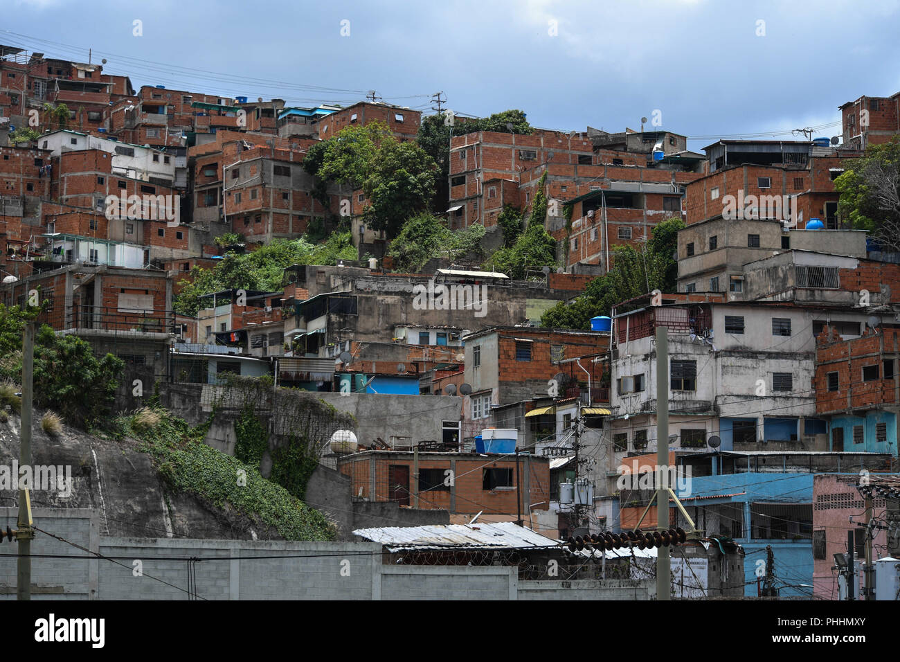 Caracas venezuela slum hi-res stock photography and images - Alamy