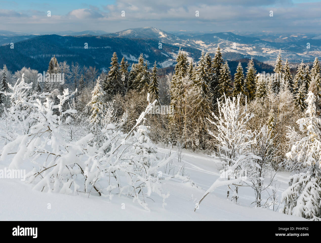 Hilly landscap hi-res stock photography and images - Alamy