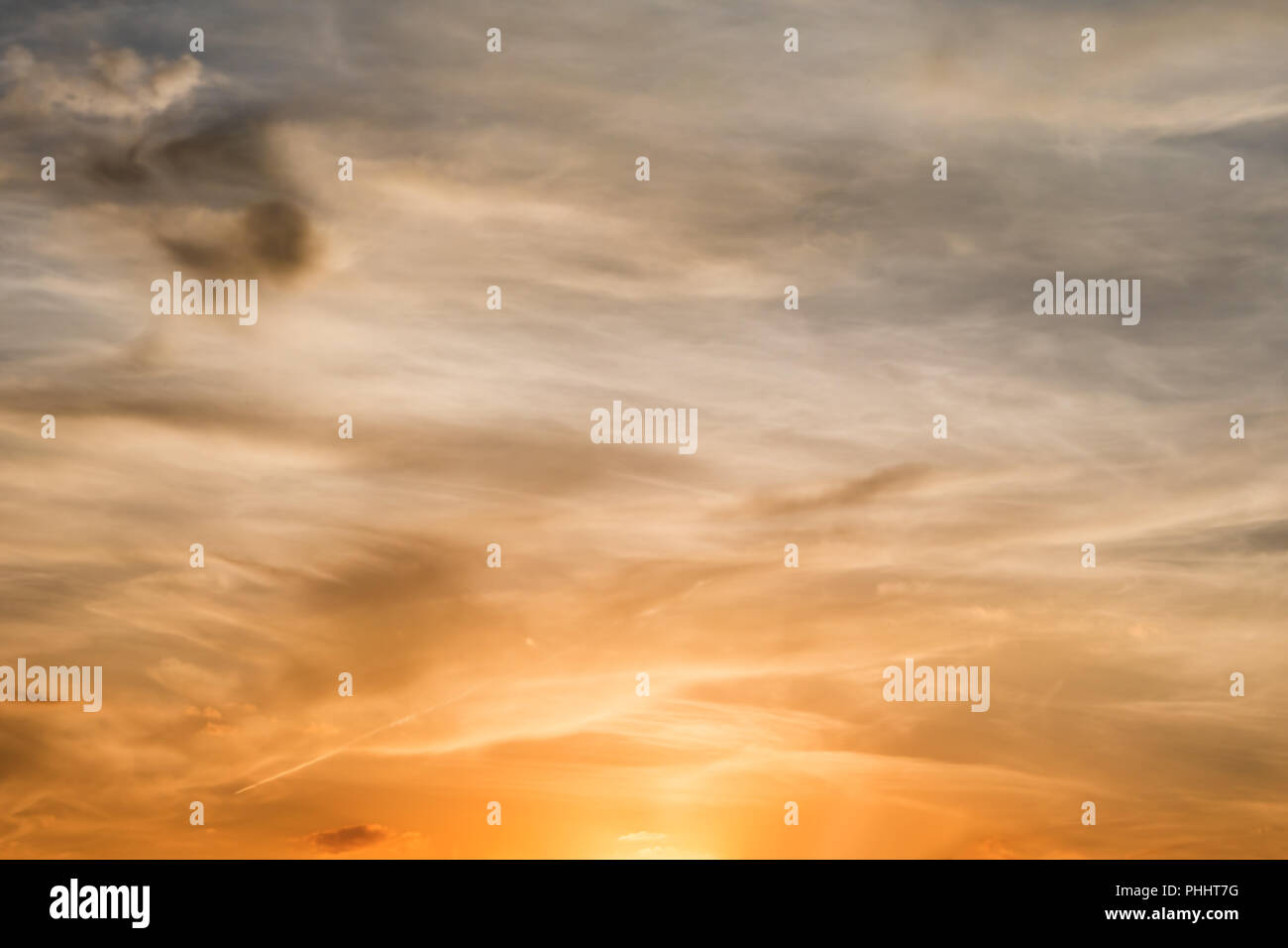 Beautiful sunset dramatic hi-res stock photography and images - Alamy