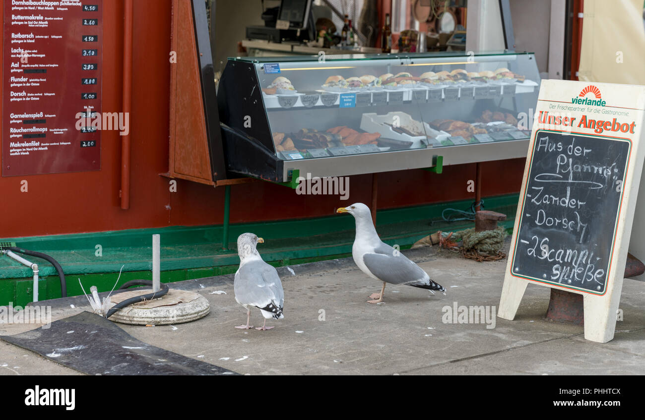 Fresh fish stand hi-res stock photography and images - Alamy
