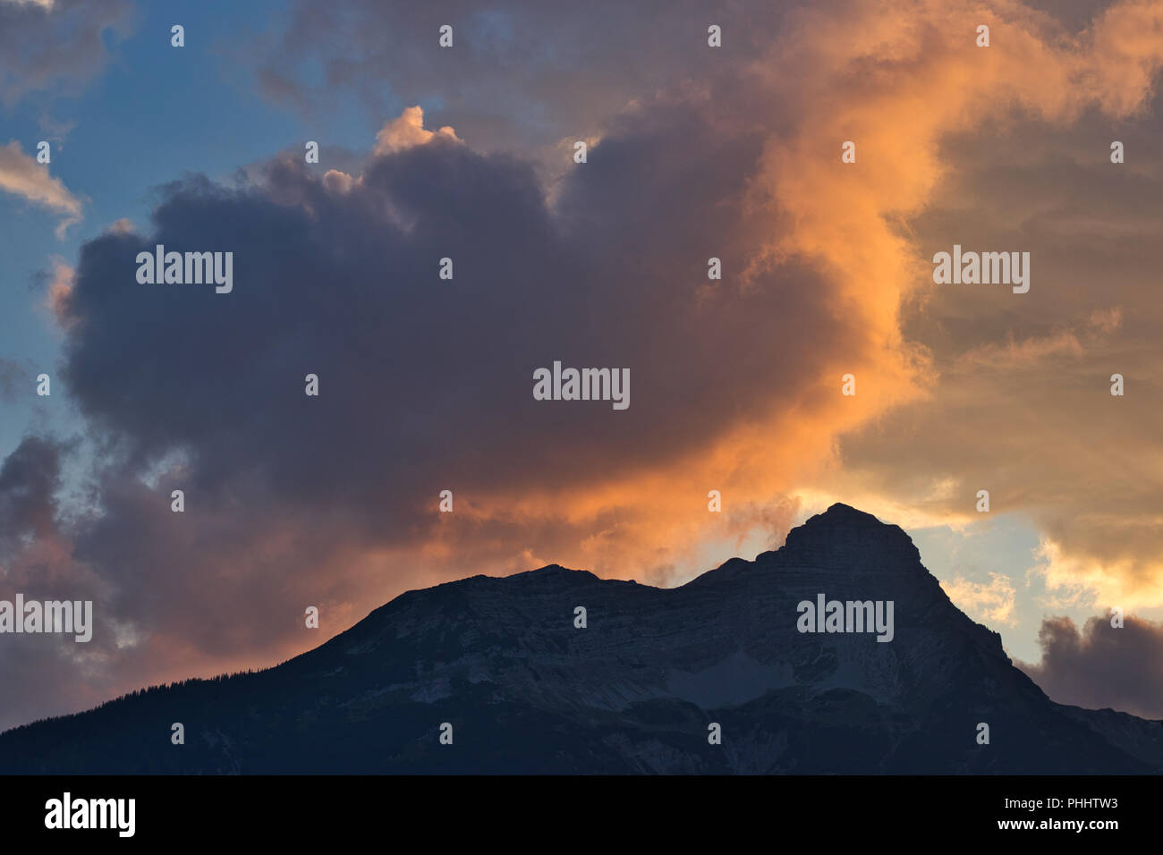 Sunset valleys hi-res stock photography and images - Alamy
