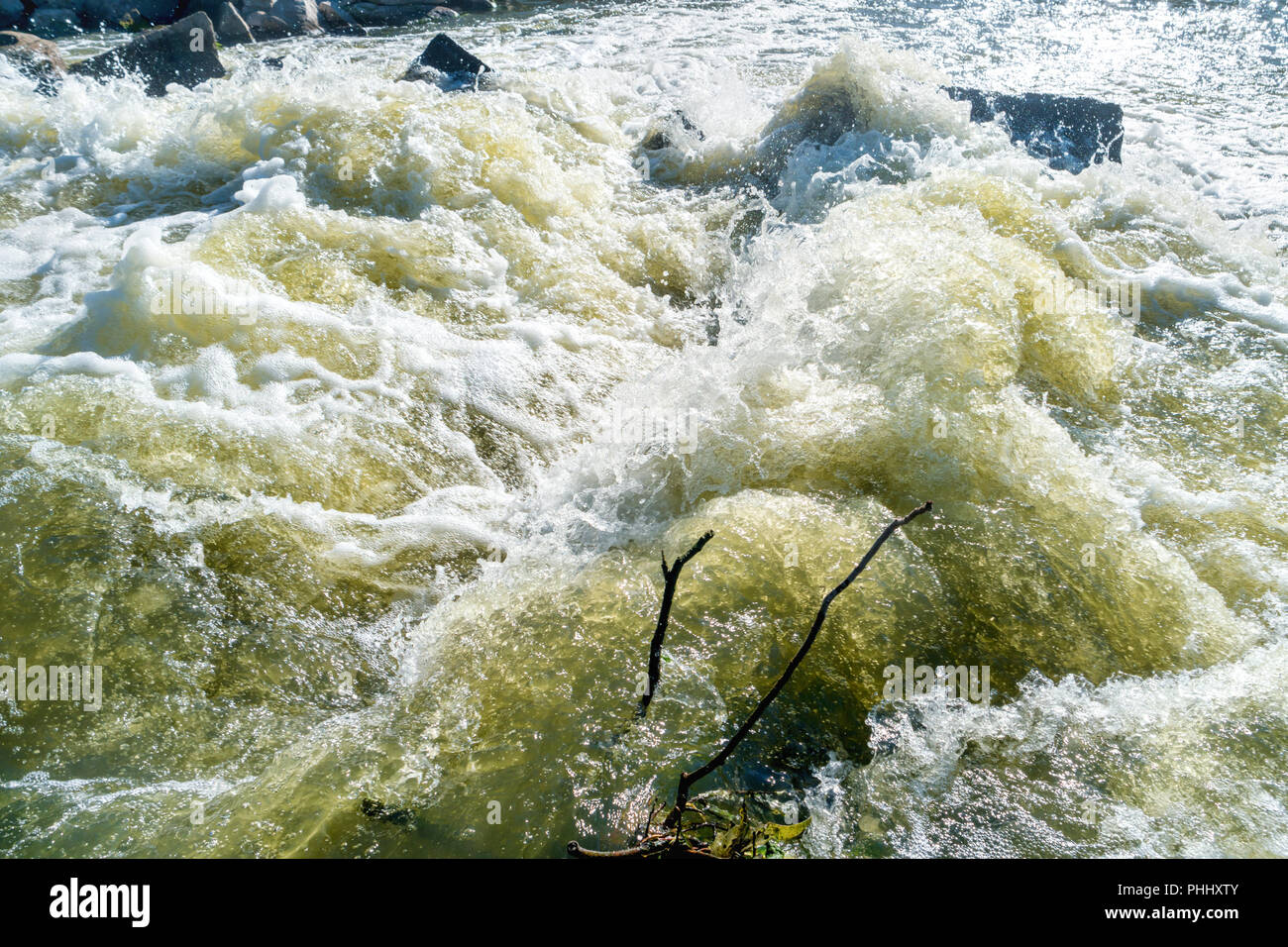 Water flowing rocks hi-res stock photography and images - Alamy