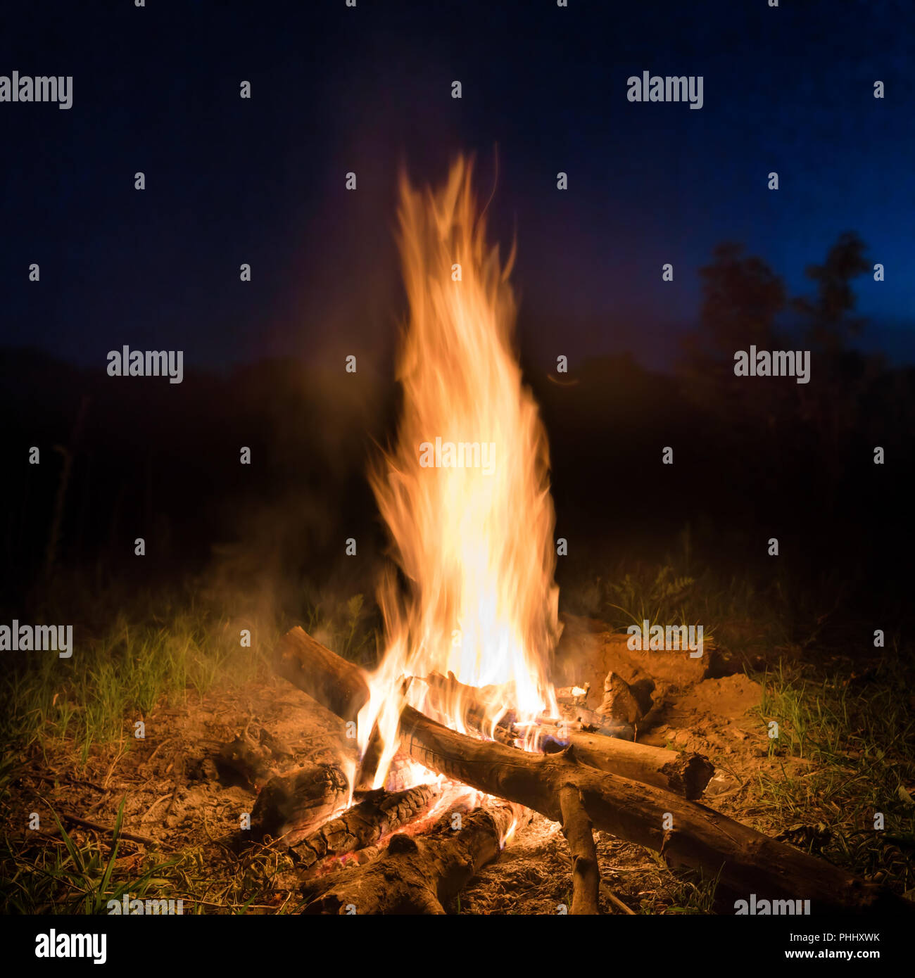 Big bonfire hi-res stock photography and images - Alamy