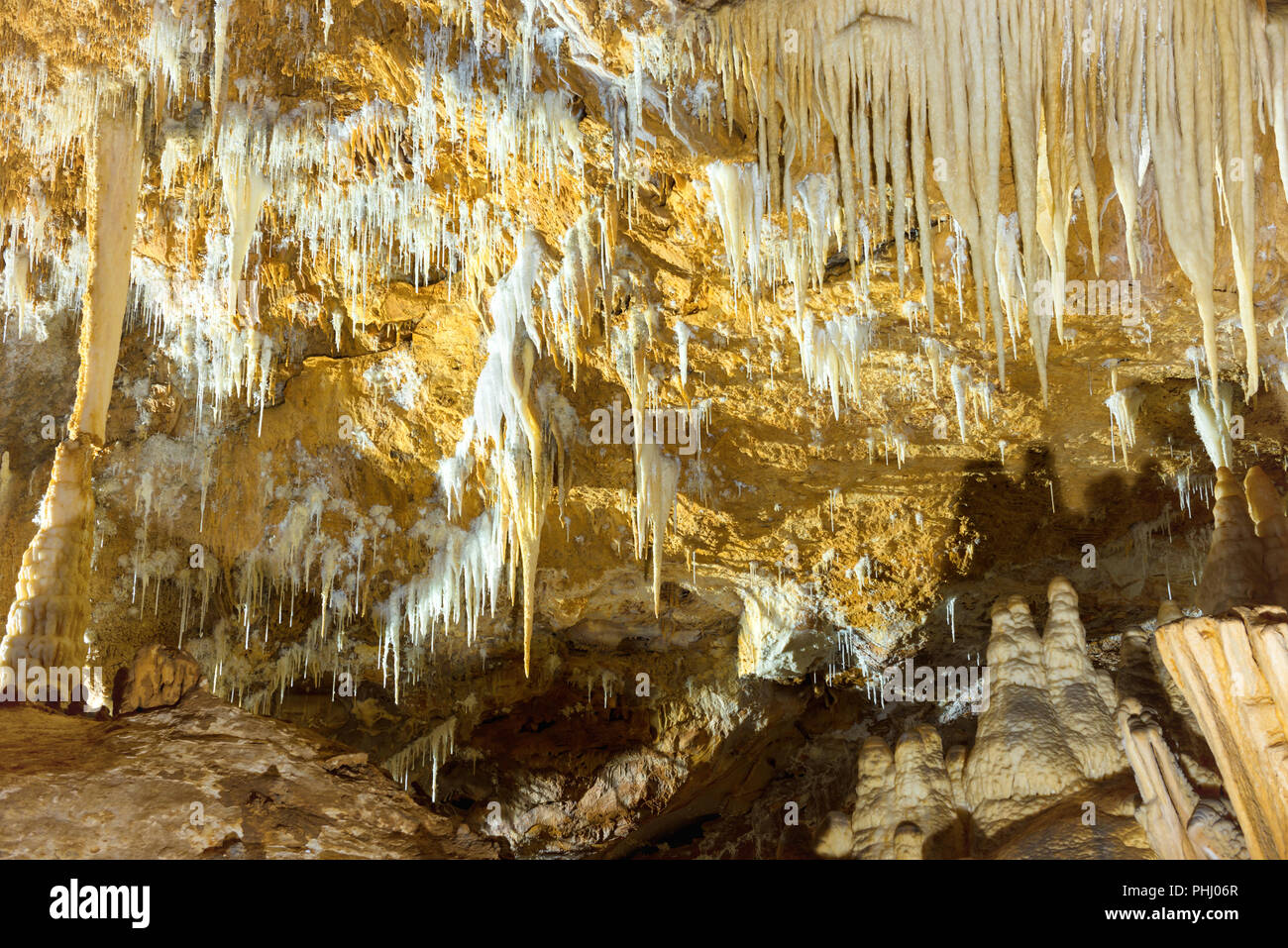 Dark cave exploration hi-res stock photography and images - Alamy
