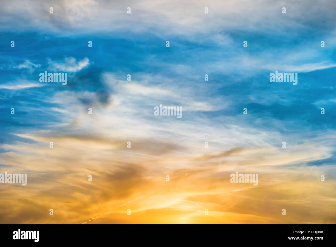 Beautiful sunset dramatic hi-res stock photography and images - Alamy