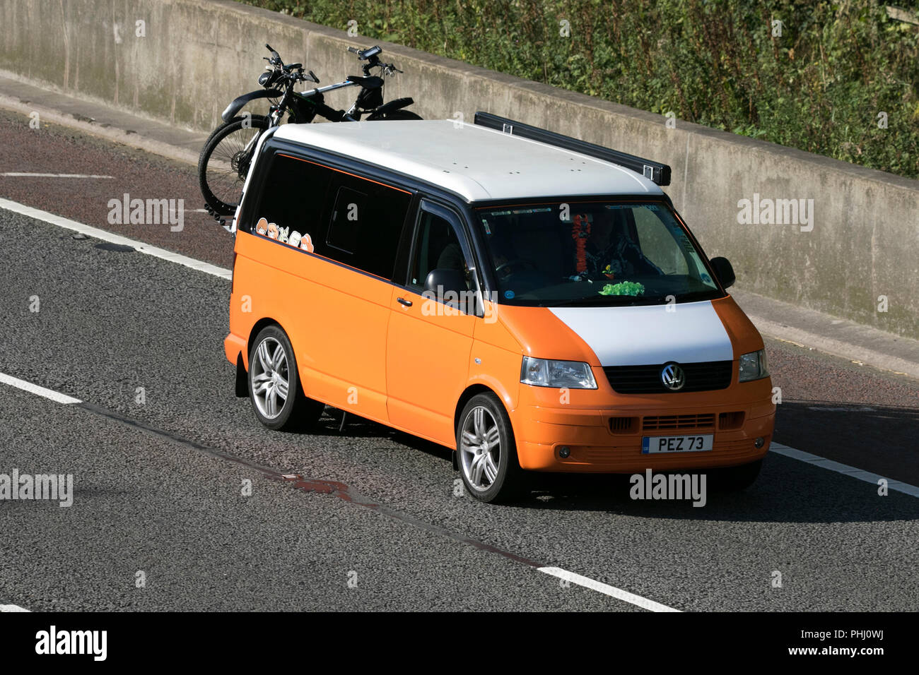 Orange 2007 Volkswagen Tr-Porter T32 102 TDI SW specialist, collectable ...