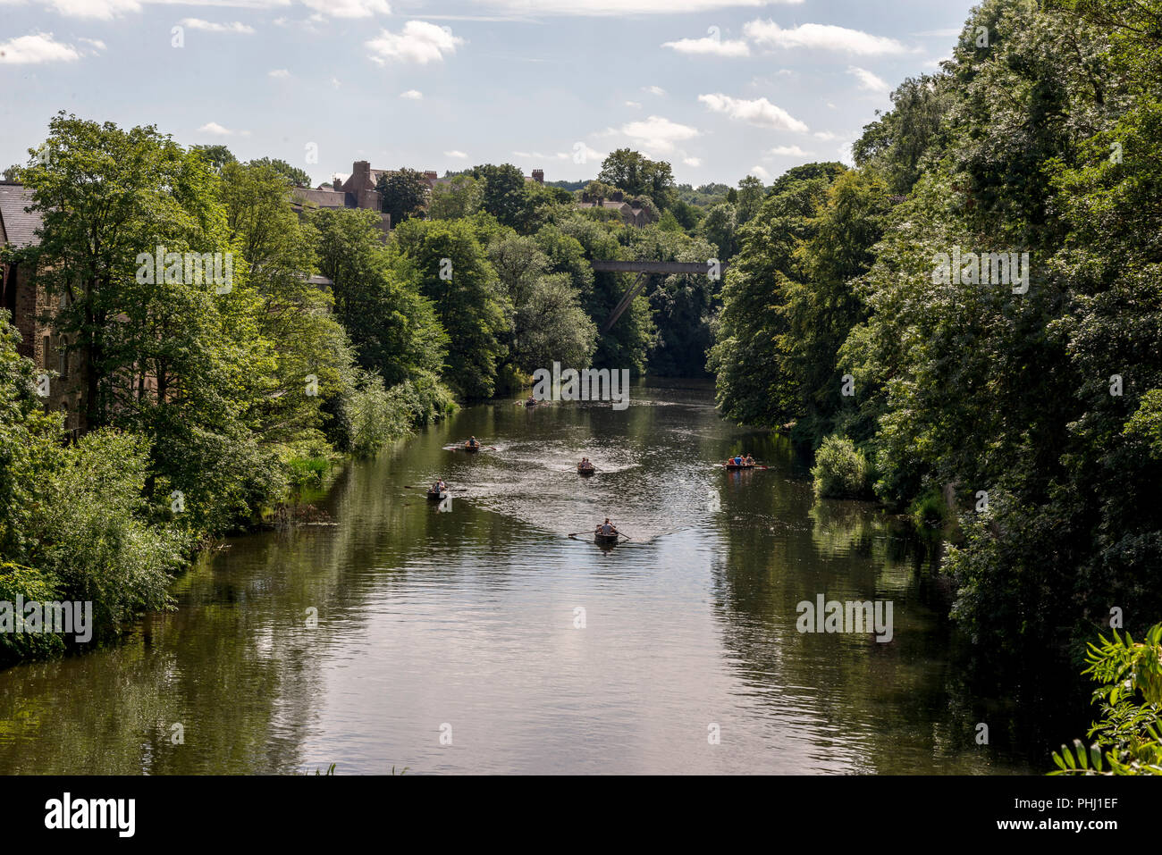 River wear pathway hi-res stock photography and images - Alamy