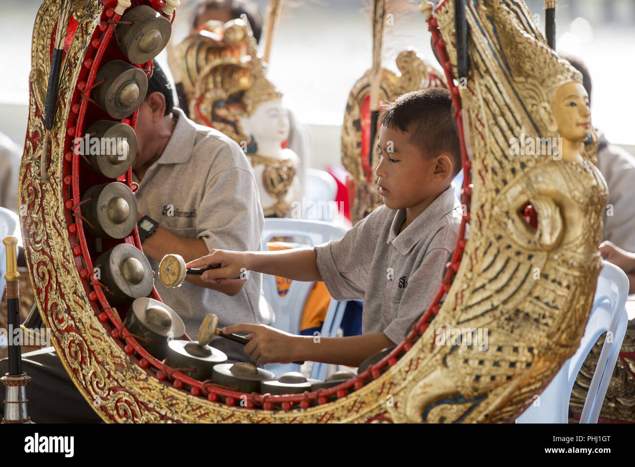 Thai traditional music hi-res stock photography and images - Alamy