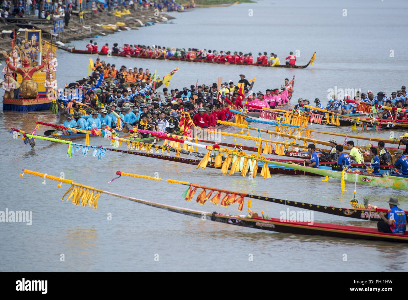 THAILAND ISAN PHIMAI LONG BOAT RACE Stock Photo - Alamy