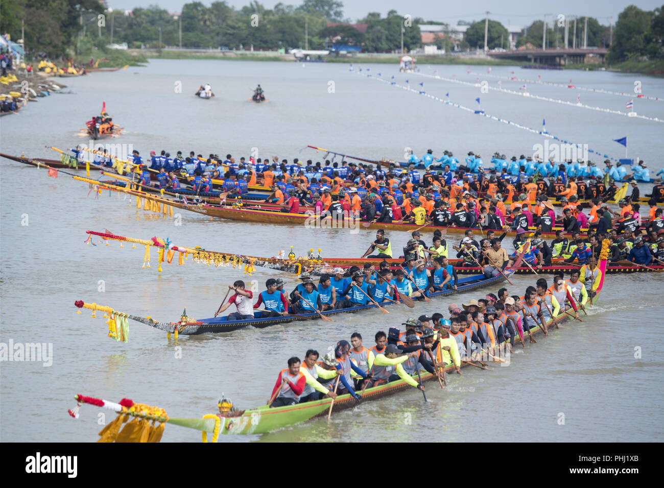 Thai boat race hi-res stock photography and images - Alamy