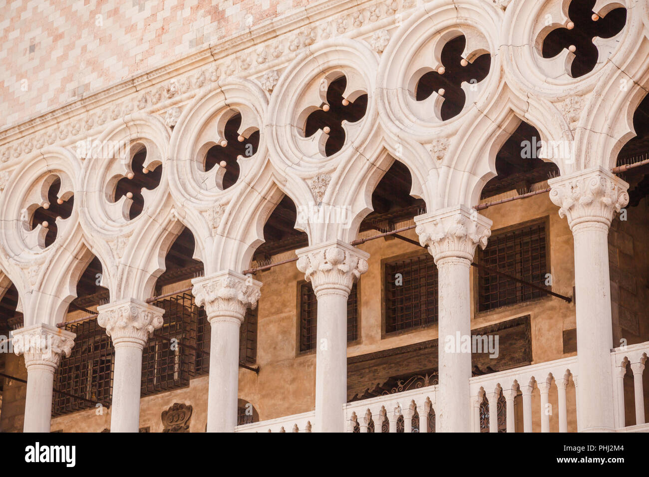 Columns venice hi-res stock photography and images - Alamy