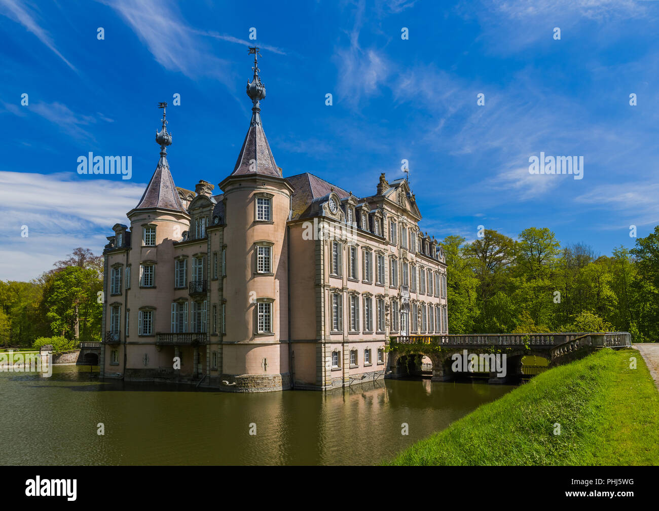 Poeke castle hi-res stock photography and images - Alamy