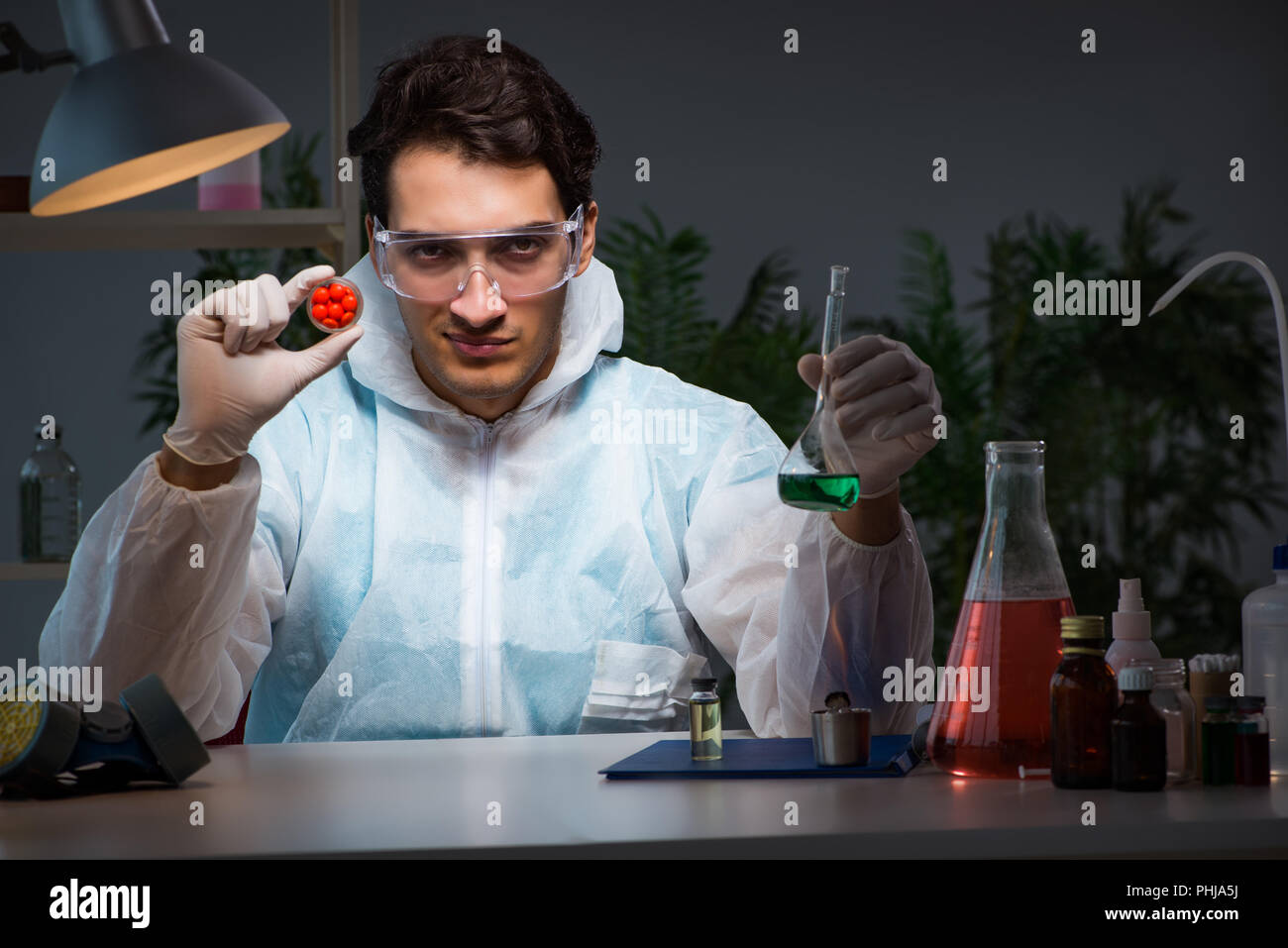 Medicine drug researcher working in lab hi-res stock photography and ...