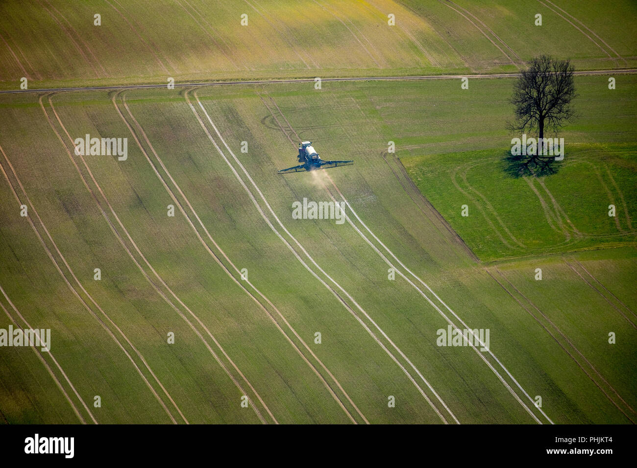 Aerial spraying hi-res stock photography and images - Alamy