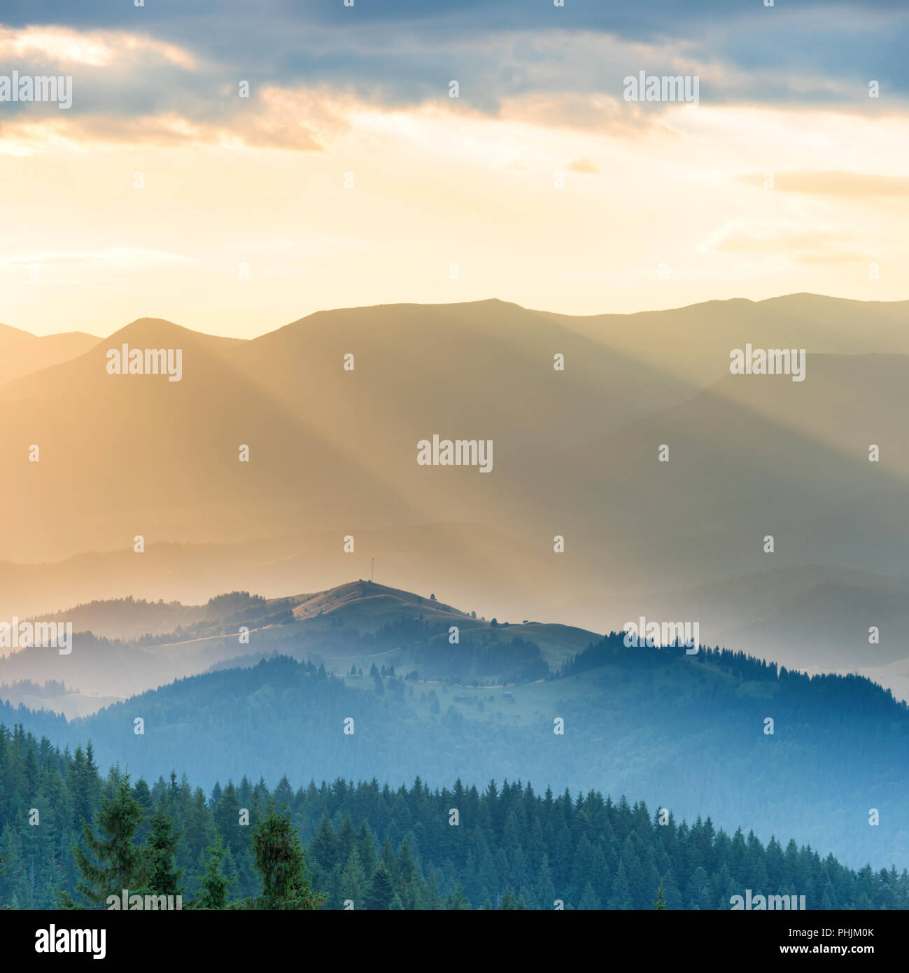 Beautiful scenic sunset in countryside hi-res stock photography and ...