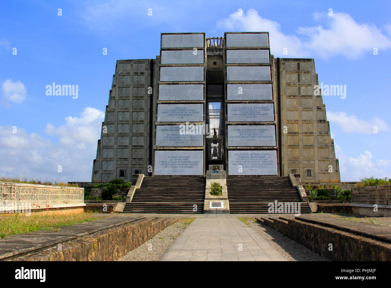 Monumental Christopher Columbus lighthouse in Santo Domingo Stock Photo ...