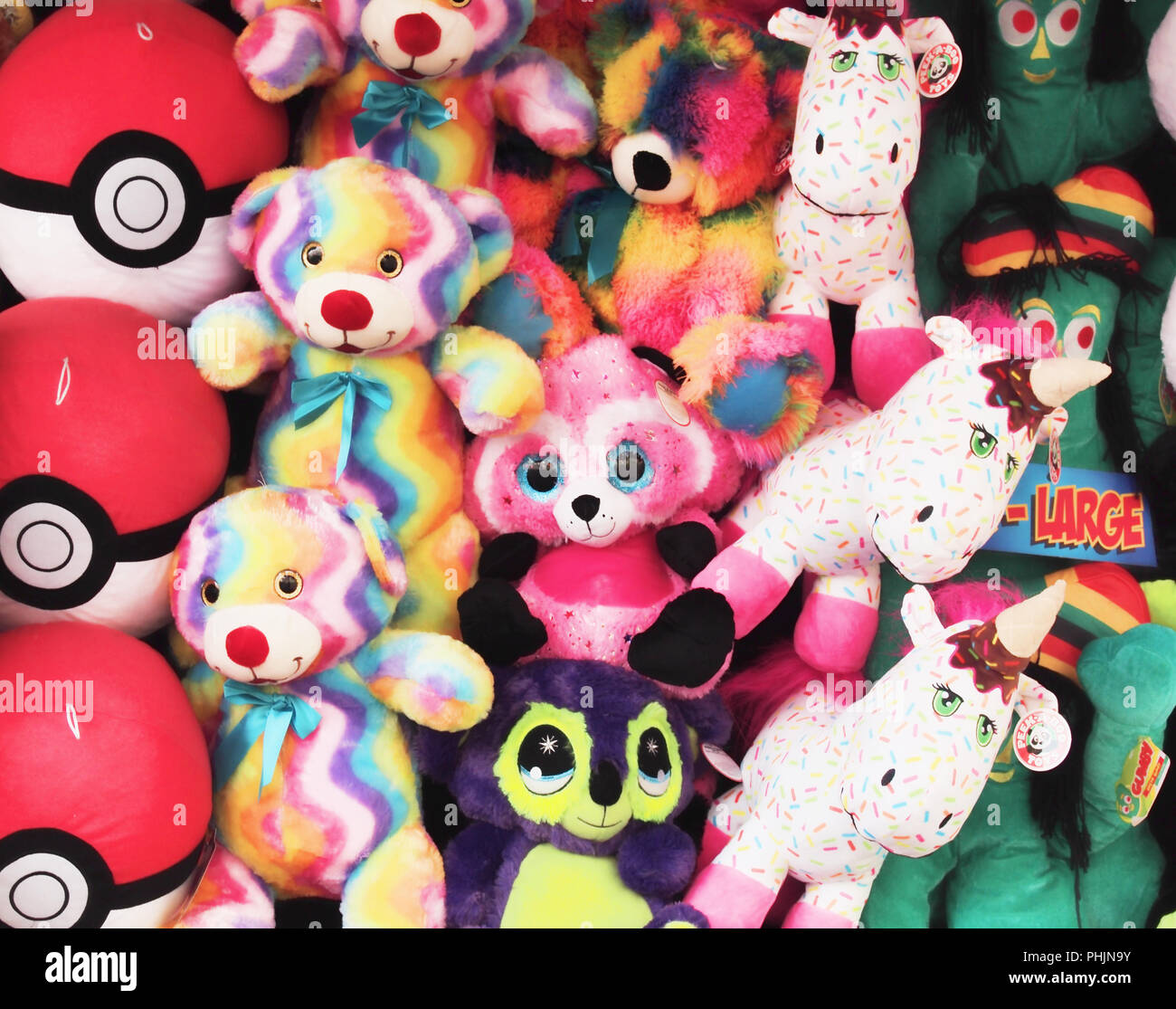 Geddes, New York, USA. August 23, 2018. Stuffed plush toy prizes on the ...