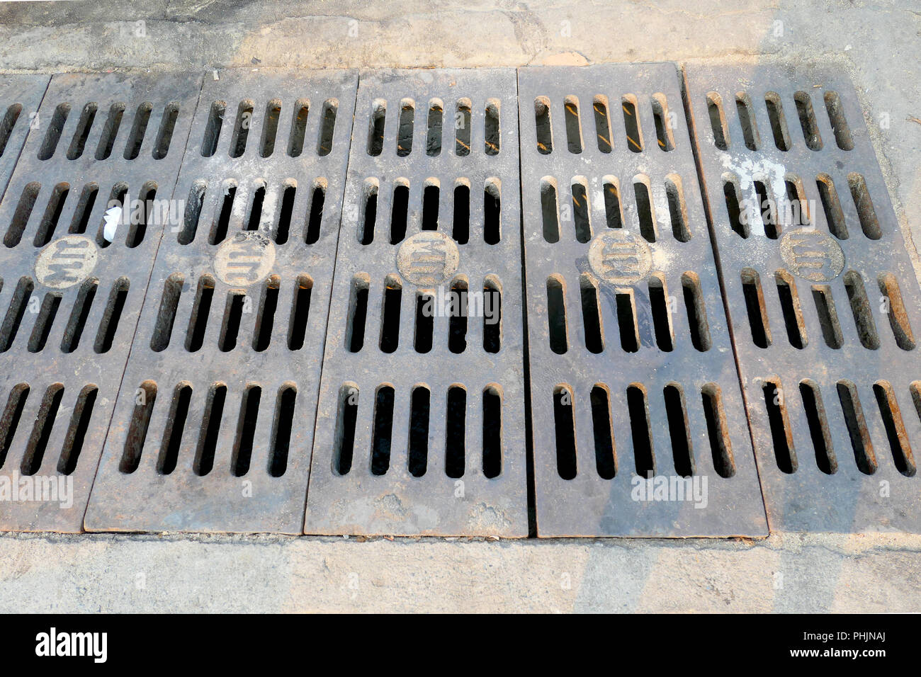 Storm sewer grate hi-res stock photography and images - Alamy