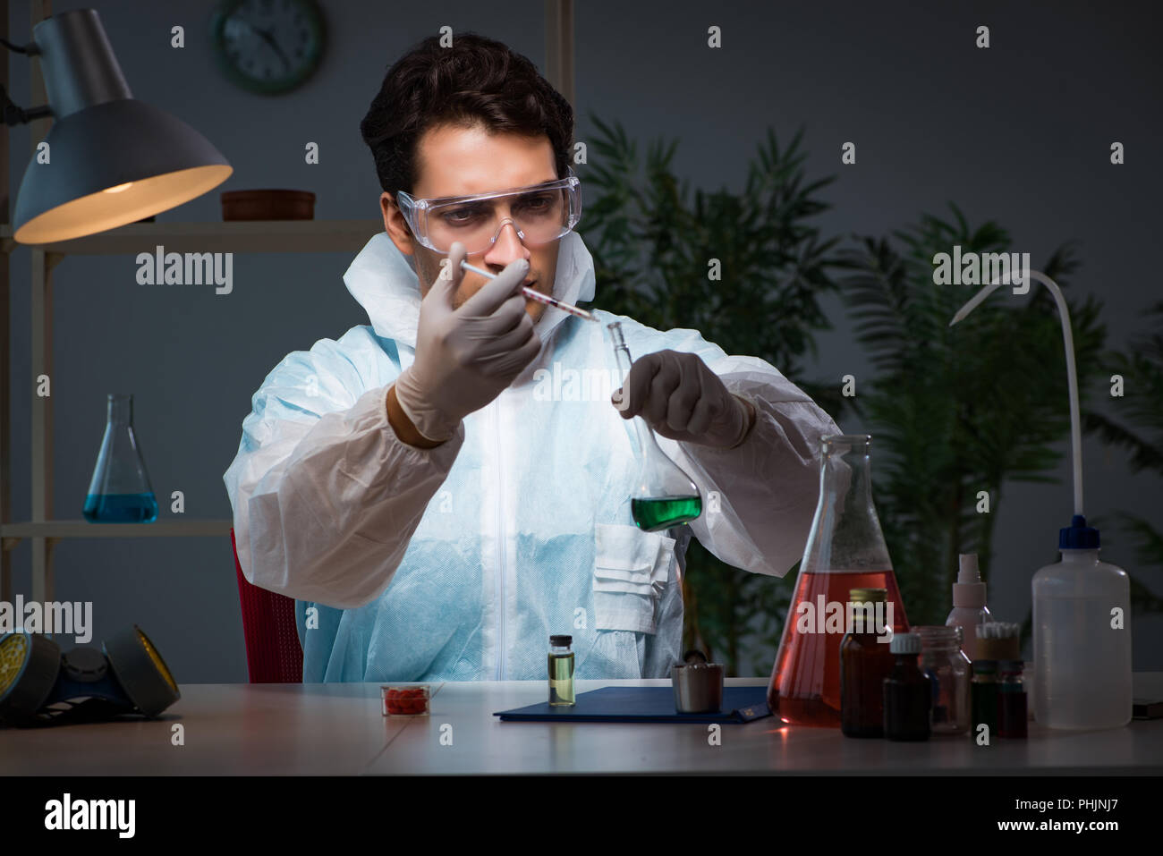 Medicine drug researcher working in lab hi-res stock photography and ...