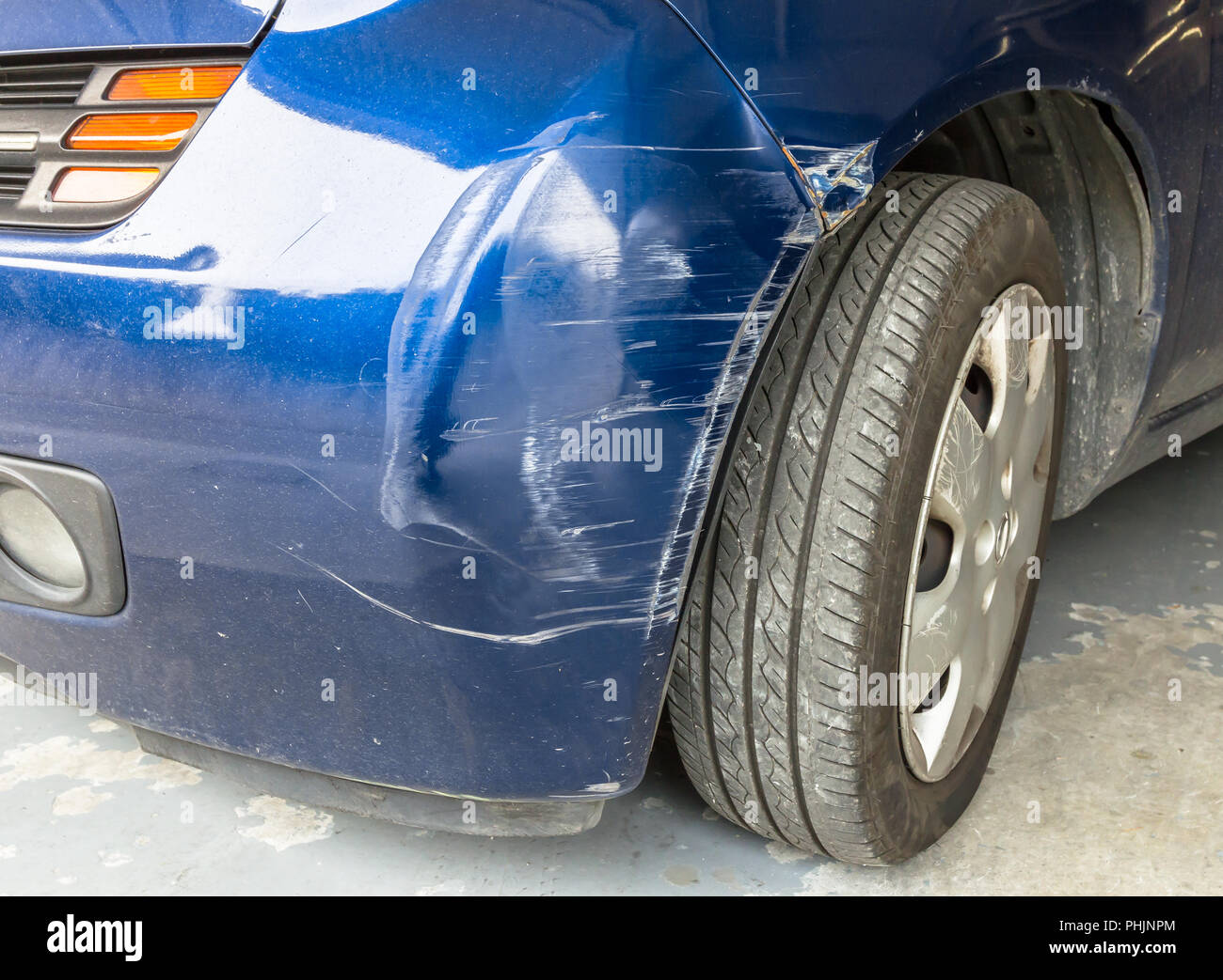Accident car blue car body damage hi-res stock photography and images ...