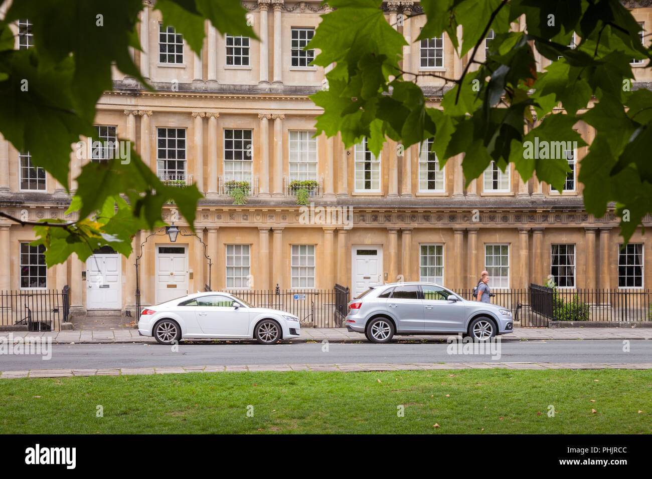Upper middle class houses hi-res stock photography and images - Alamy