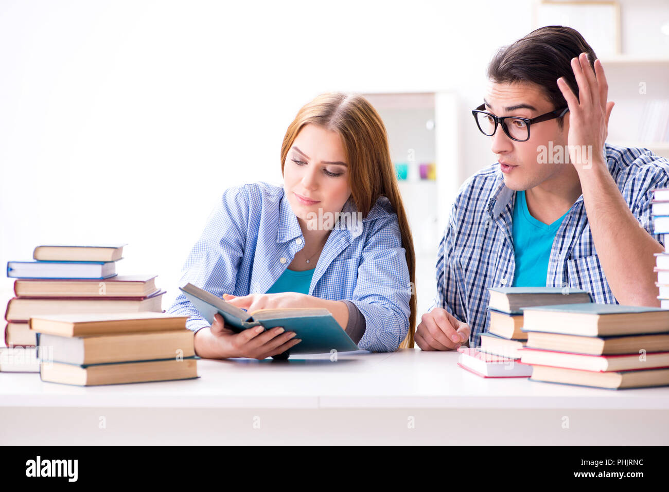 Students working pair hi-res stock photography and images - Alamy