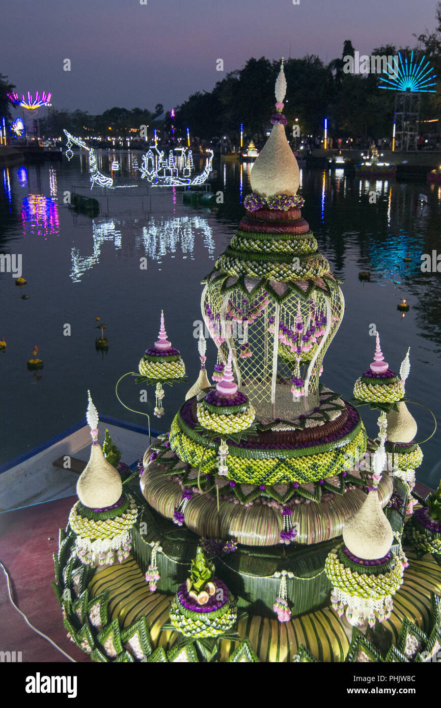 Loy krathong festival hi-res stock photography and images - Alamy