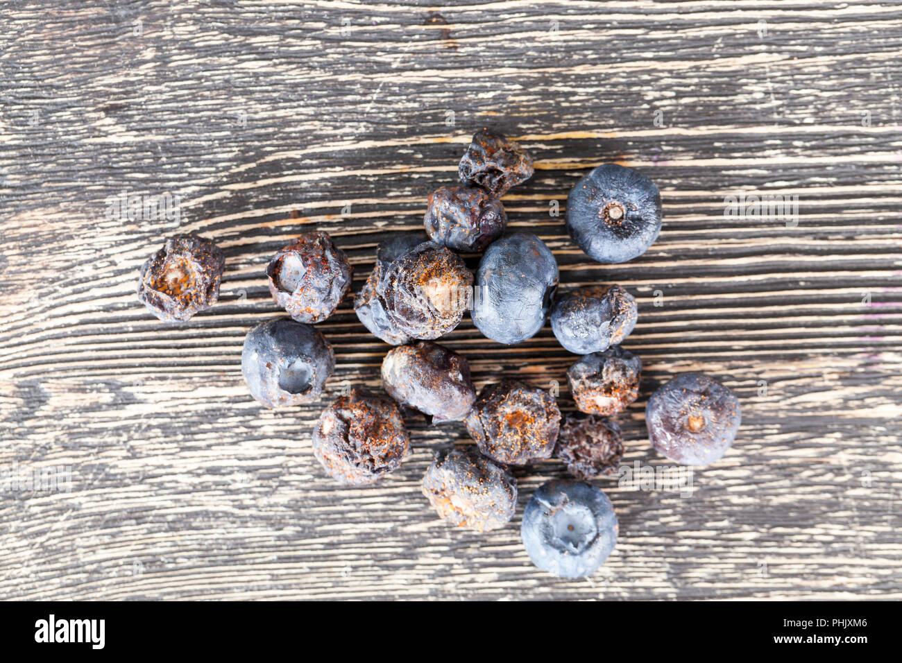 Rotten berries hi-res stock photography and images - Alamy