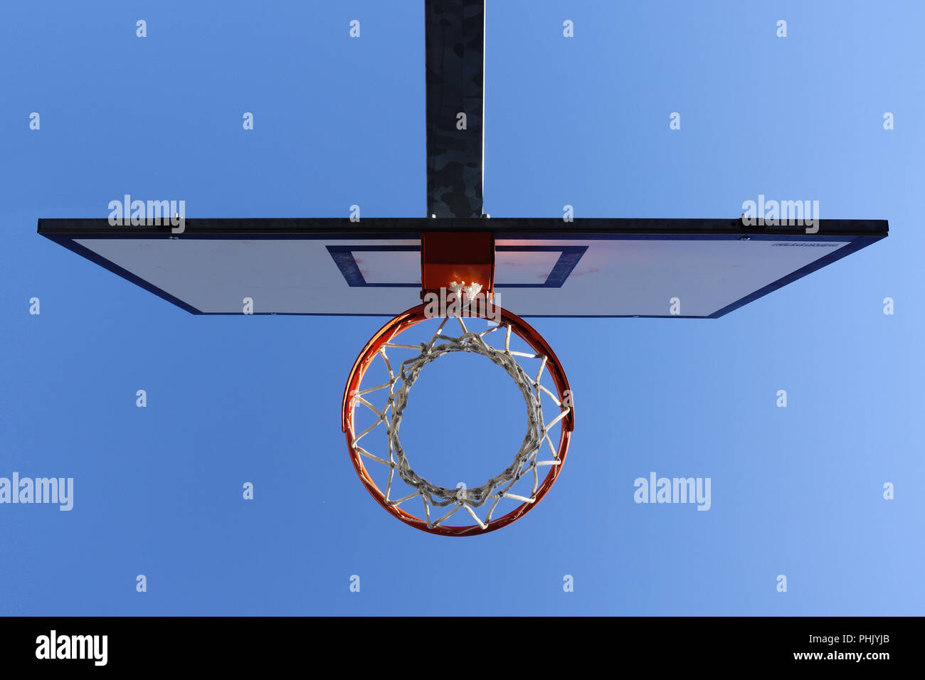 Basketball Hoop, net, open air, outdoor Stock Photo - Alamy