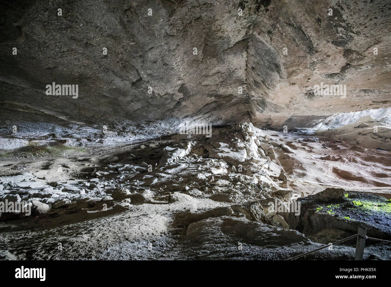 Monumento natural cueva del milodon hi-res stock photography and images ...