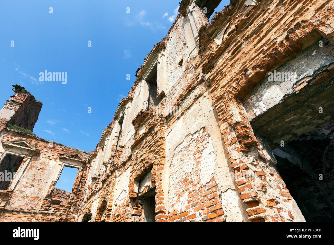 Ruined gate towers hi-res stock photography and images - Alamy