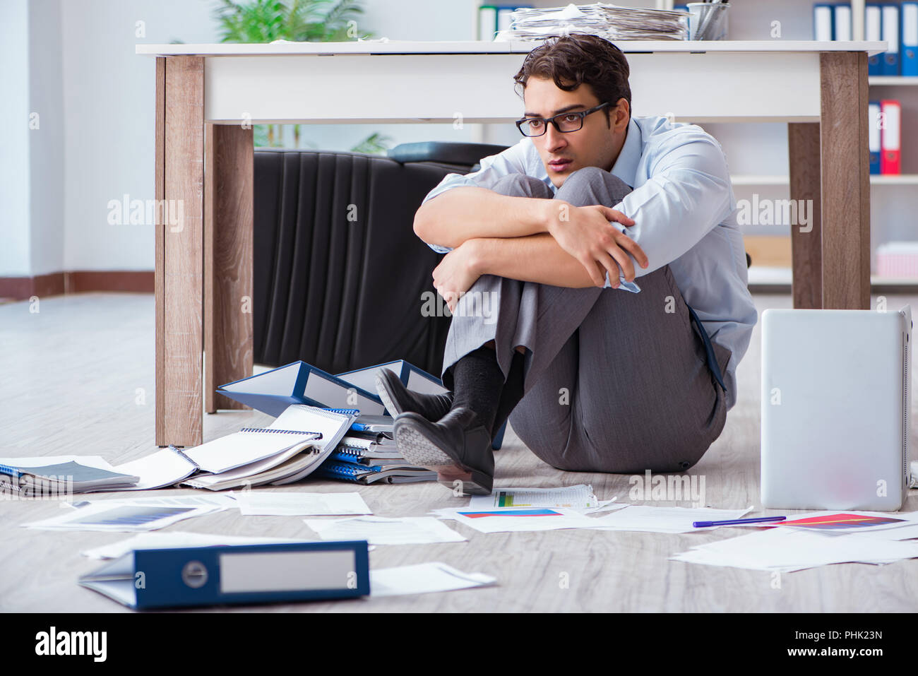Bankrupt businessman angry in the office floor Stock Photo - Alamy