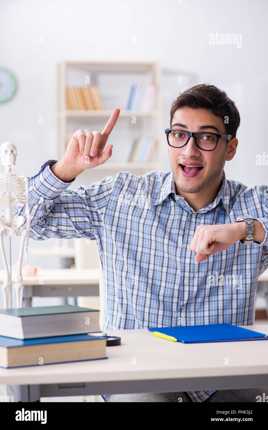 Medical student studying in classroom Stock Photo - Alamy