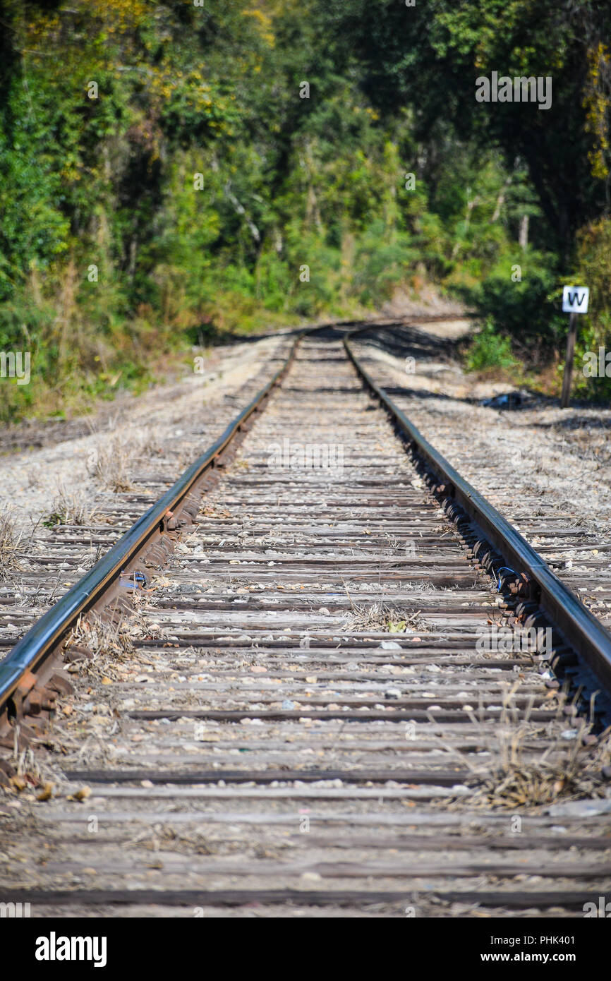 Fading view railroad tracks hi-res stock photography and images - Alamy