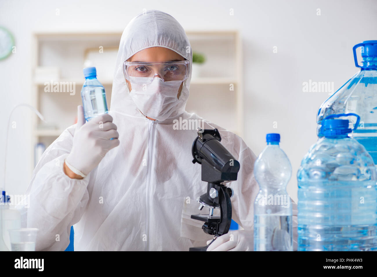 Lab assistant testing water quality Stock Photo - Alamy