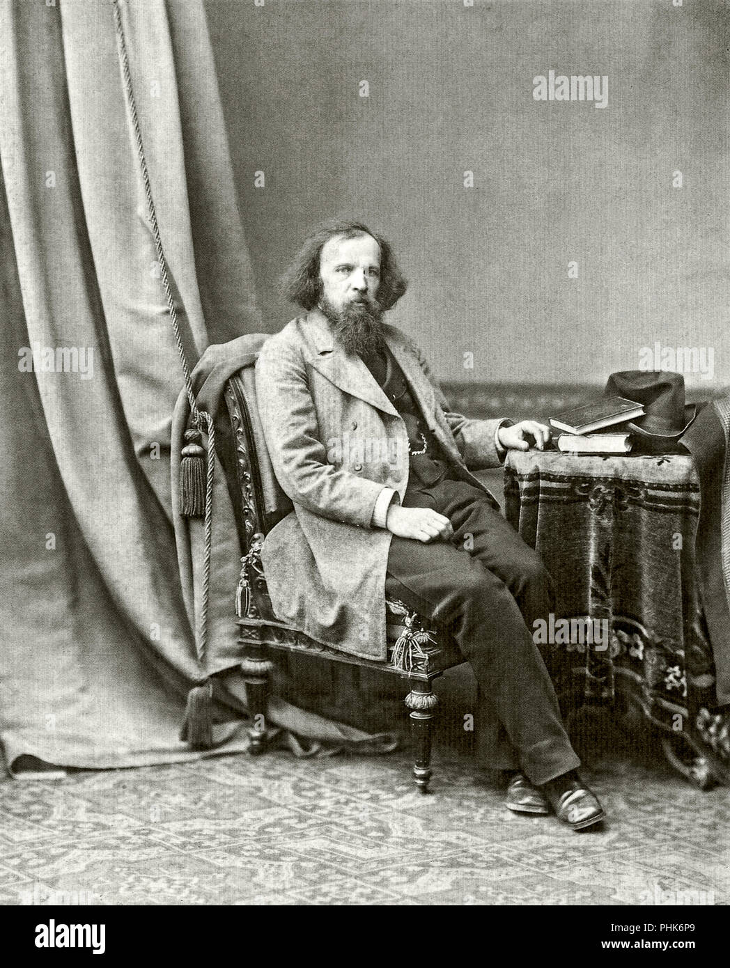 Mendeleev periodic table hi-res stock photography and images - Alamy