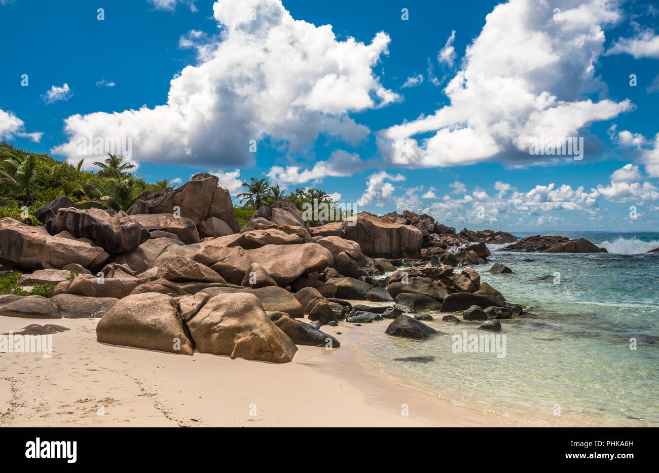 Beach on la digue hi-res stock photography and images - Alamy
