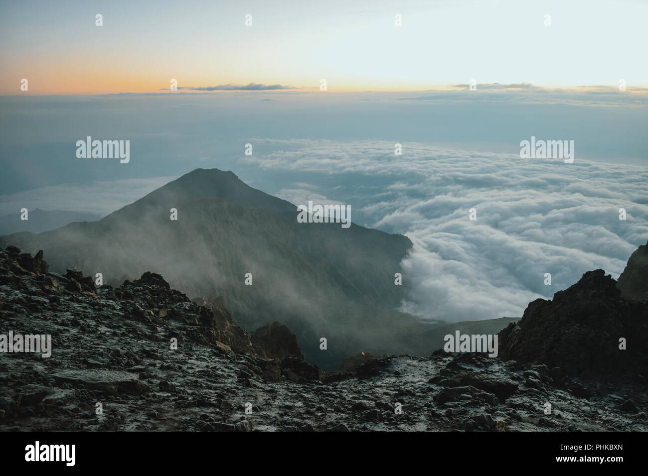 Above the clouds at Mount Meru, Arusha National Park, Tanzania Stock ...