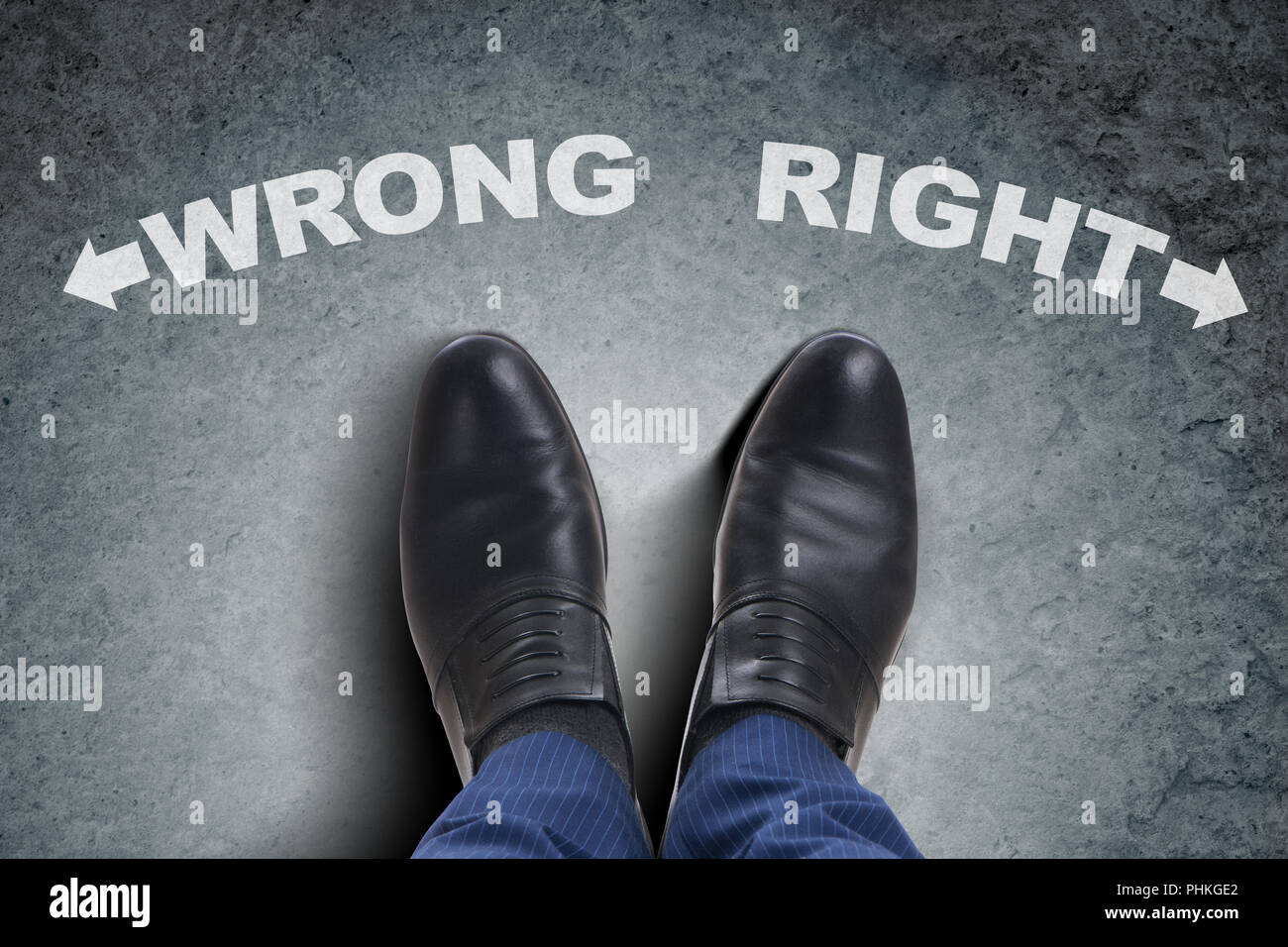 Facing the wrong way hi-res stock photography and images - Alamy