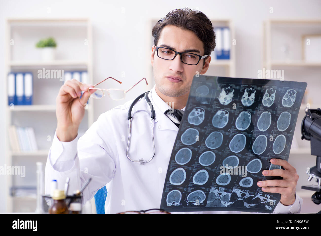 Ct scan eyes hi-res stock photography and images - Alamy