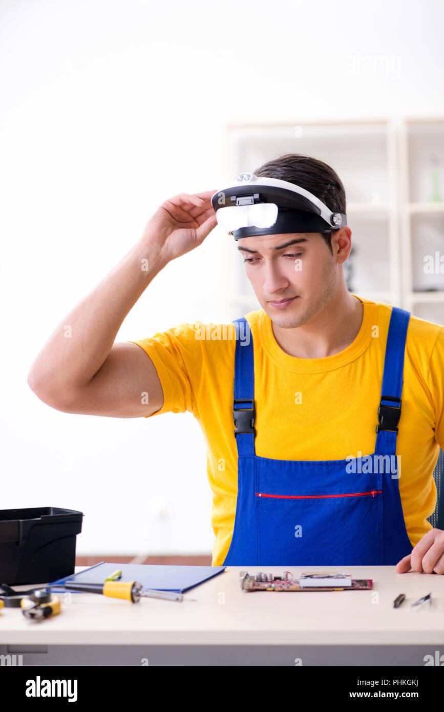 Technical sup hi-res stock photography and images - Alamy