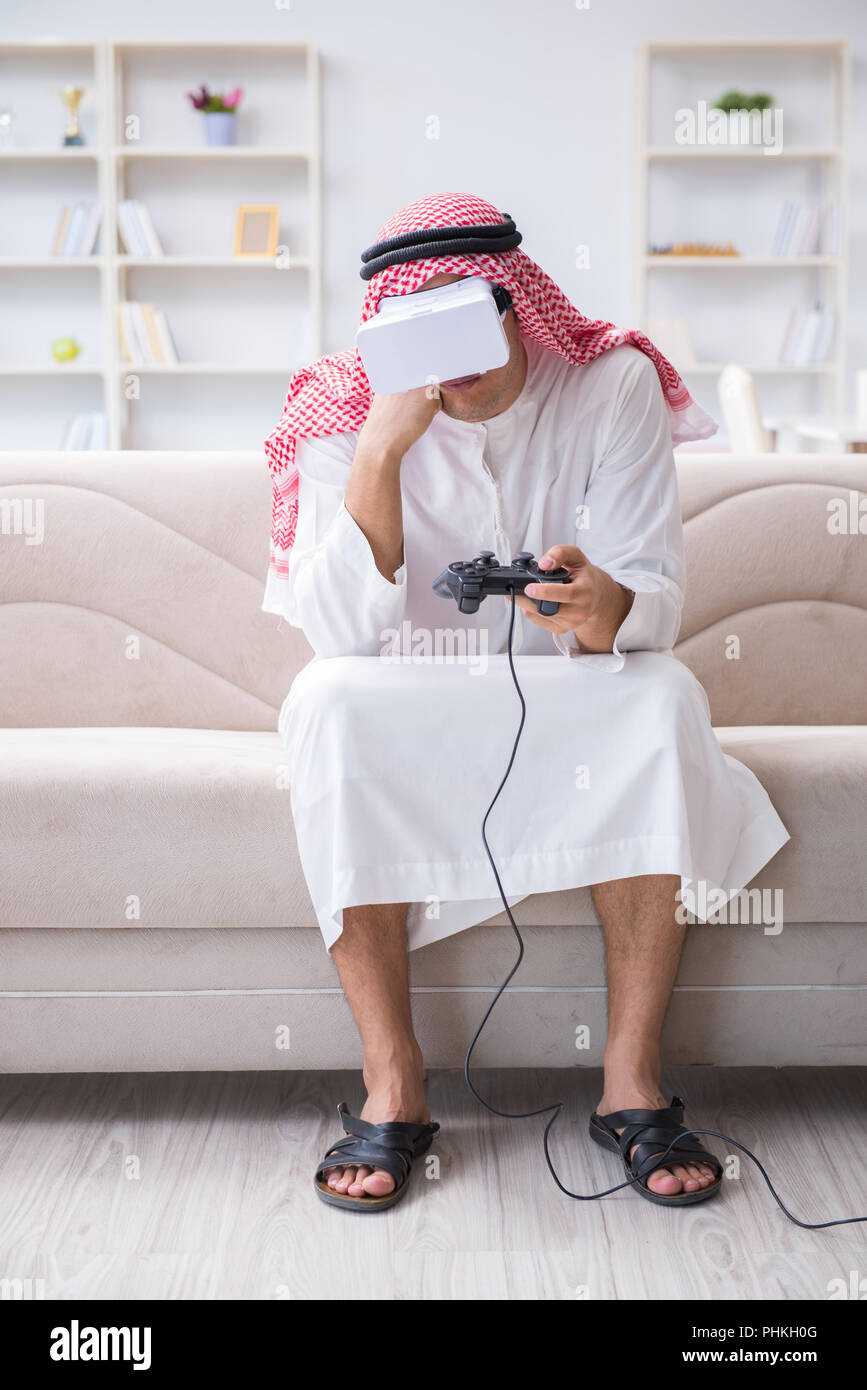 Arabic man video game hi-res stock photography and images - Alamy