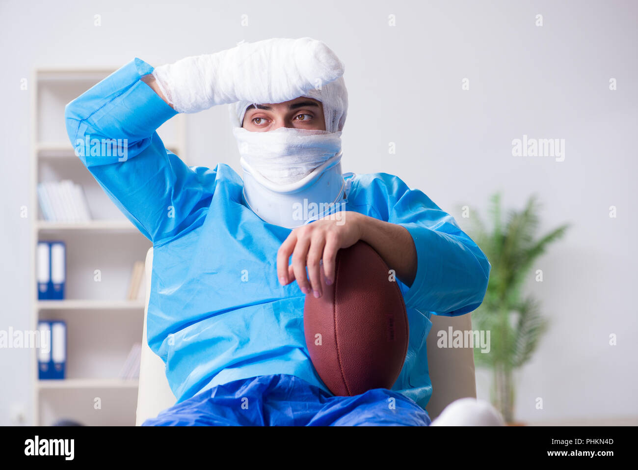 American football concussion hi-res stock photography and images - Alamy