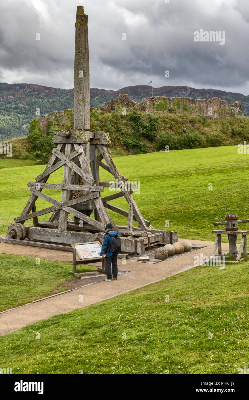 Siege machine hi-res stock photography and images - Alamy