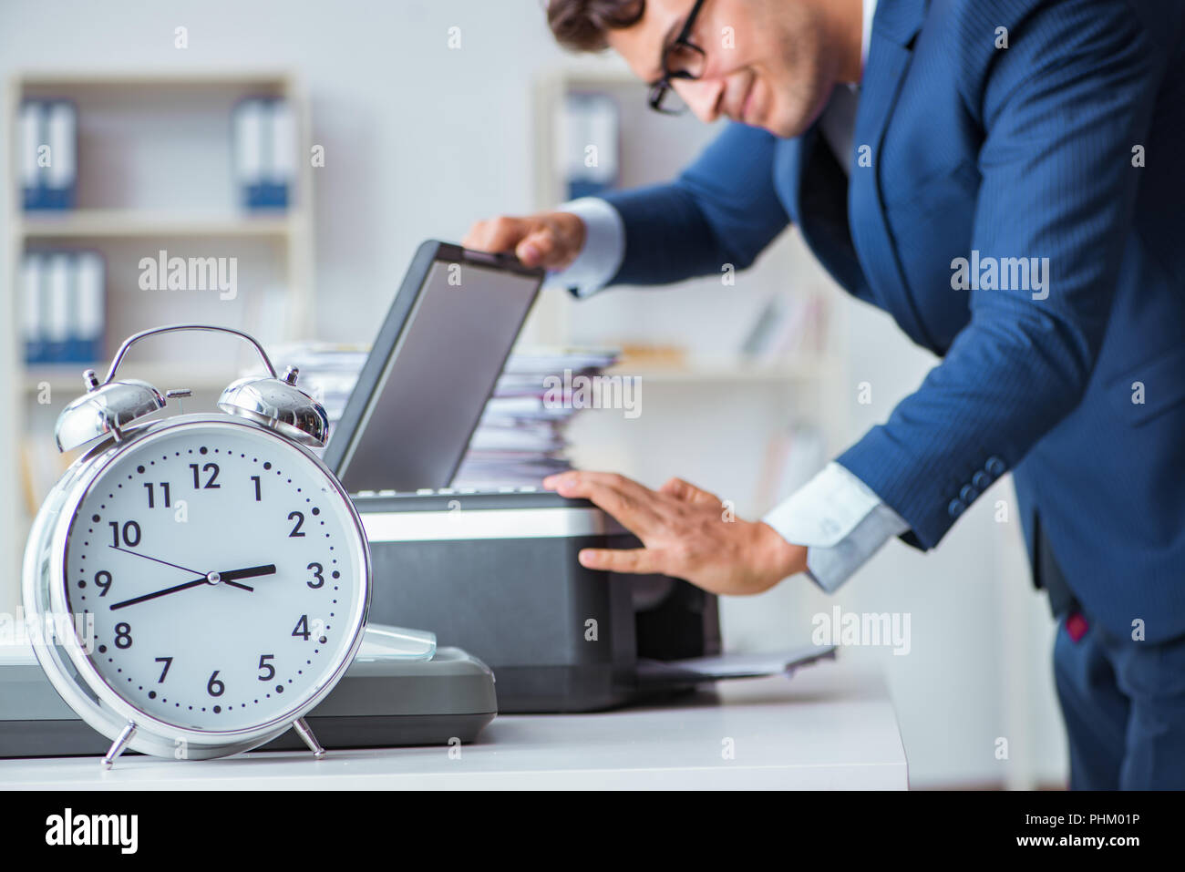 Making copies in office hi-res stock photography and images - Alamy