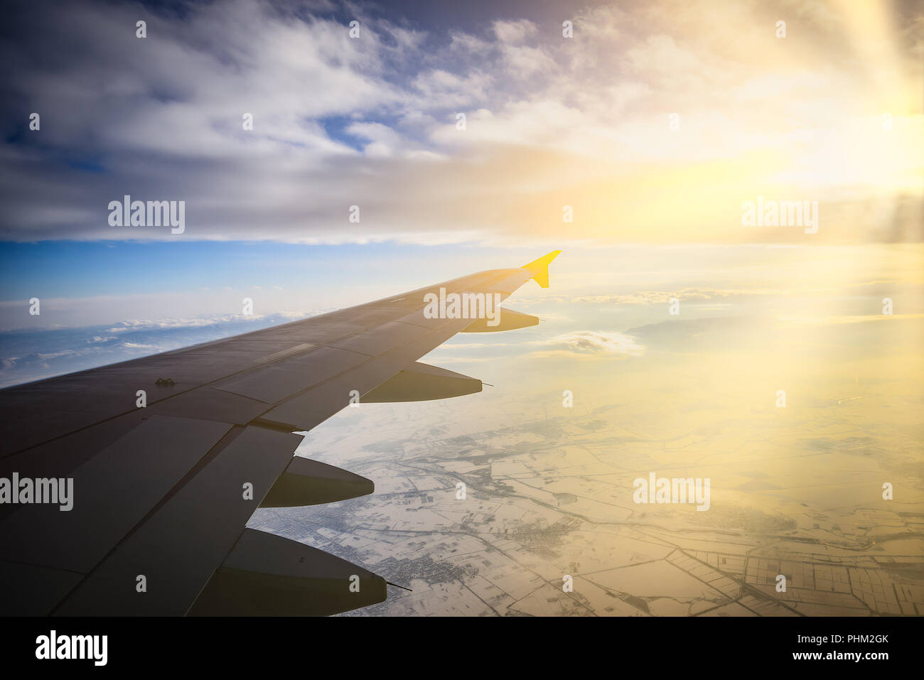 Airplane aerial view overview hi-res stock photography and images - Alamy