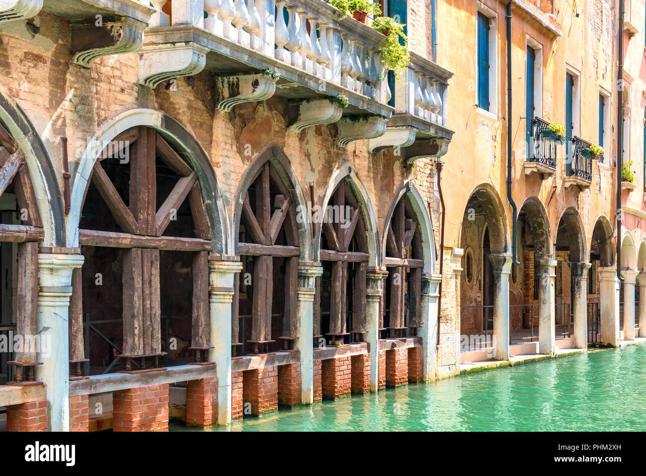 Old buildings architecture in venice hi-res stock photography and ...