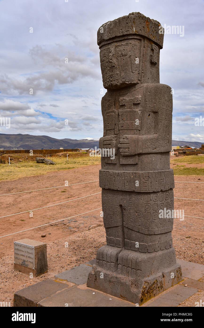 The Ponce monolith, an ancient stone carving at the Tiwanaku ...