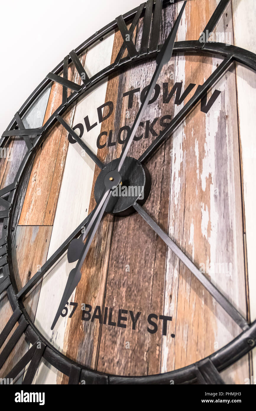 Wooden clock face hi-res stock photography and images - Alamy