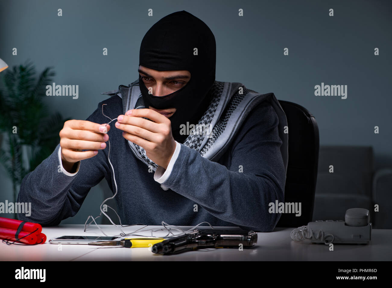 Bomb explo hi-res stock photography and images - Alamy